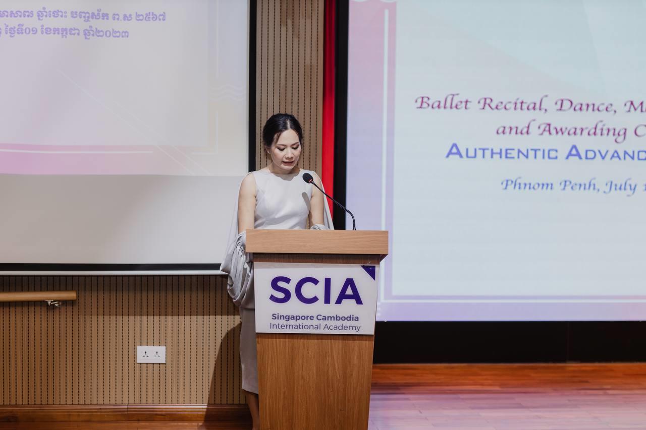 សាលា AUTHENTIC ADVANCED ACADEMY (AAA) ប្រគល់វិញ្ញាបនបត្រ និងបណ្ណសរសើរ ...