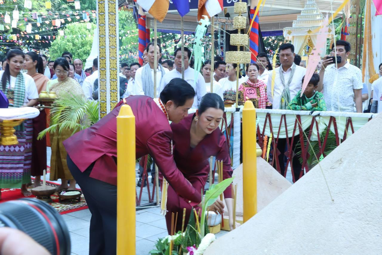 សង្រ្កាន្តវត្តភ្នំ ថ្ងៃទី២! ឯកឧត្តម ឃួង ស្រេង និងលោកជំទាវ ...