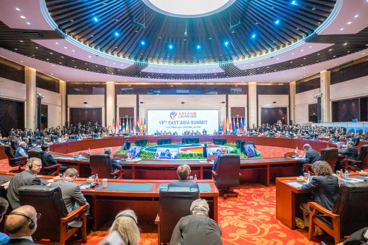 The 19th East Asia Summit Officially Commences in Vientiane