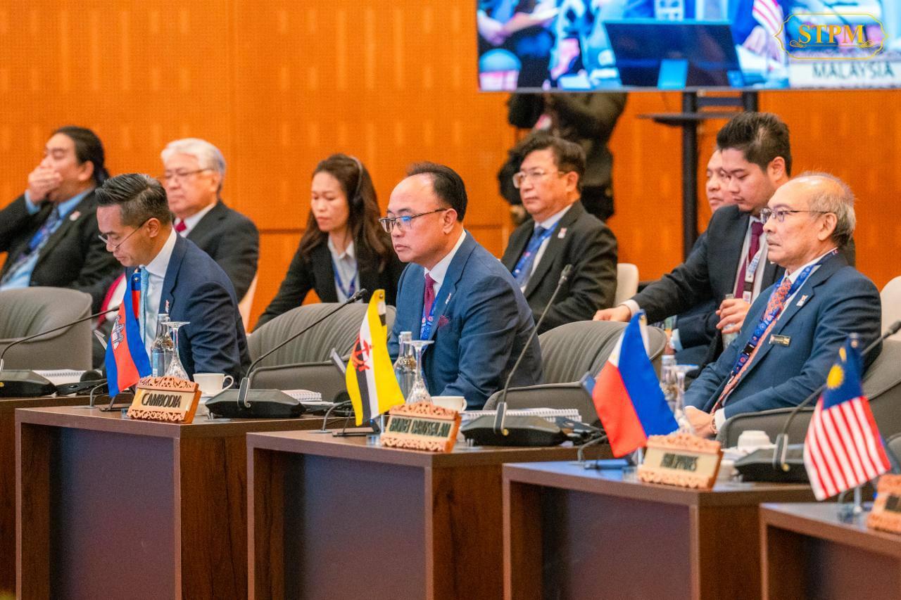 PM Hun Manet Attends ASEAN Leaders’ Interface with Representatives of ...